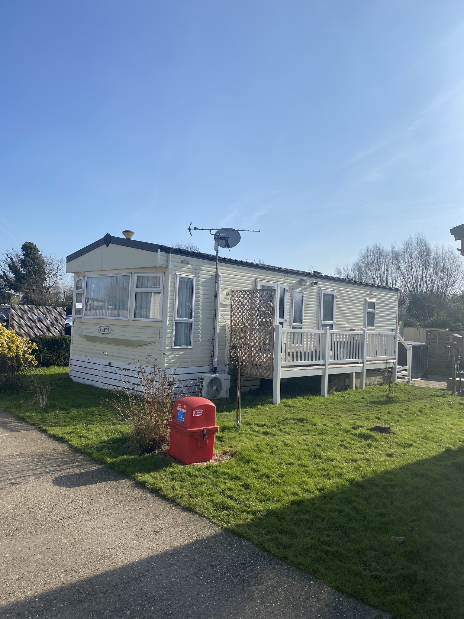 RC139- 2005 Cosalt Capri Superwarm | Kent Leisure Parks