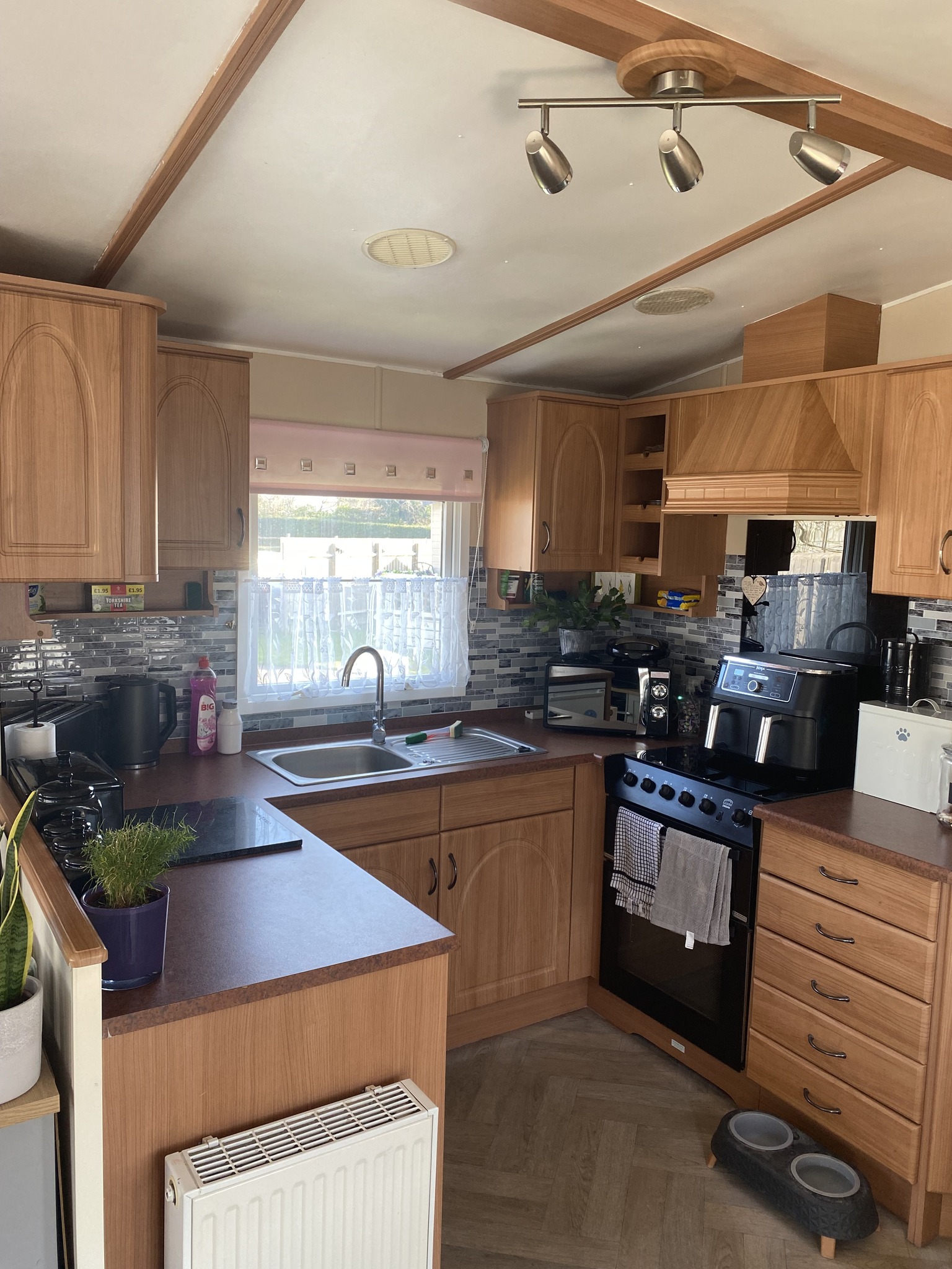 RC139- 2005 Cosalt Capri Superwarm | Kent Leisure Parks